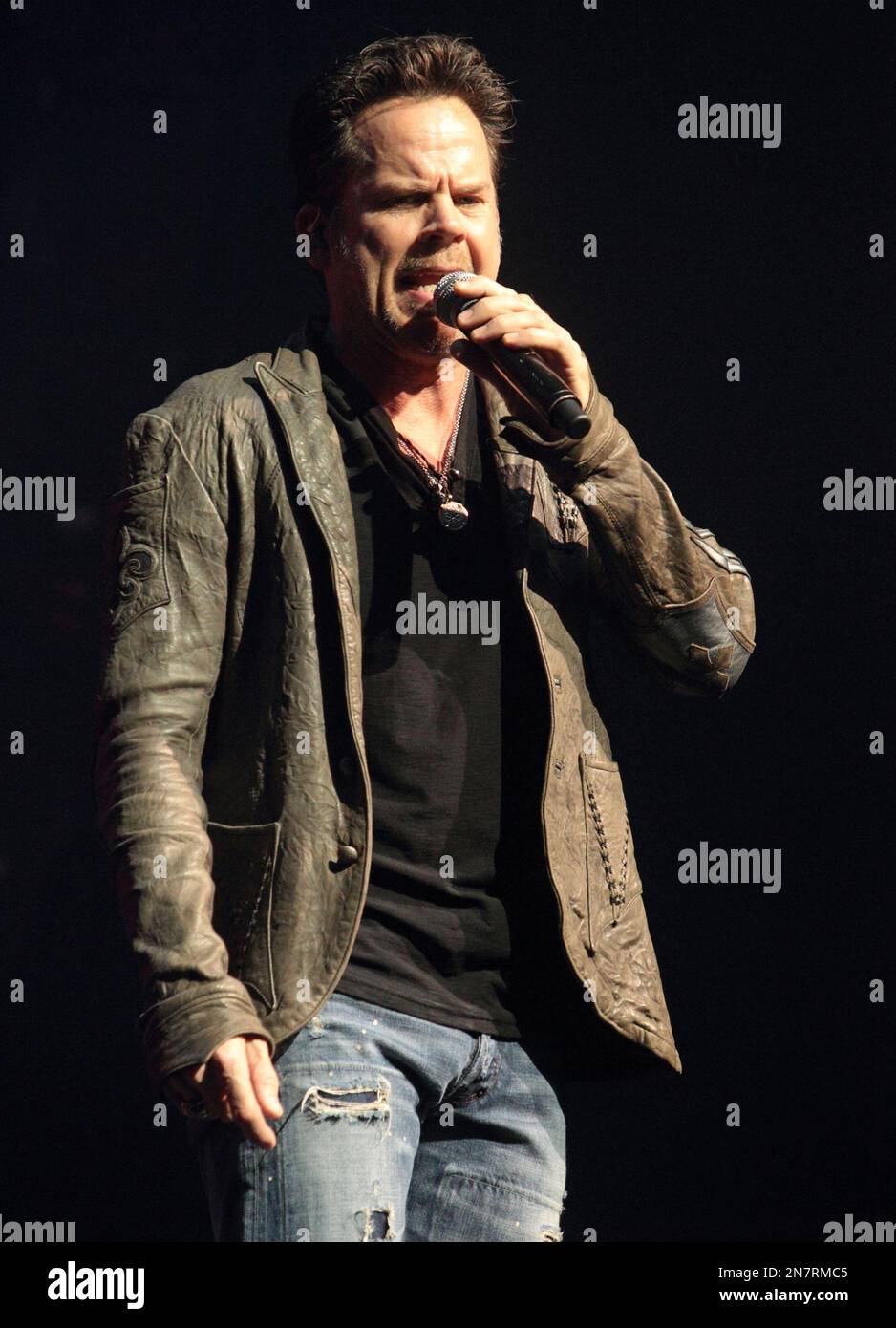 Country music singer songwriter Gary Allan performs at the American ...