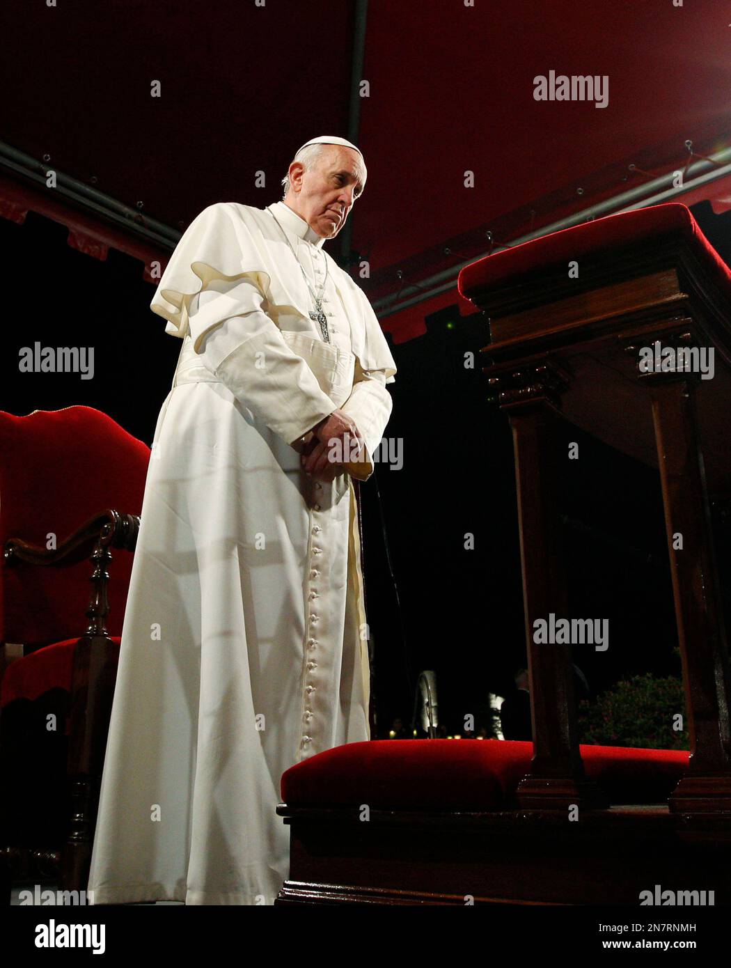 Pope Francis presides the Via Crucis (Way of the Cross) torchlight ...