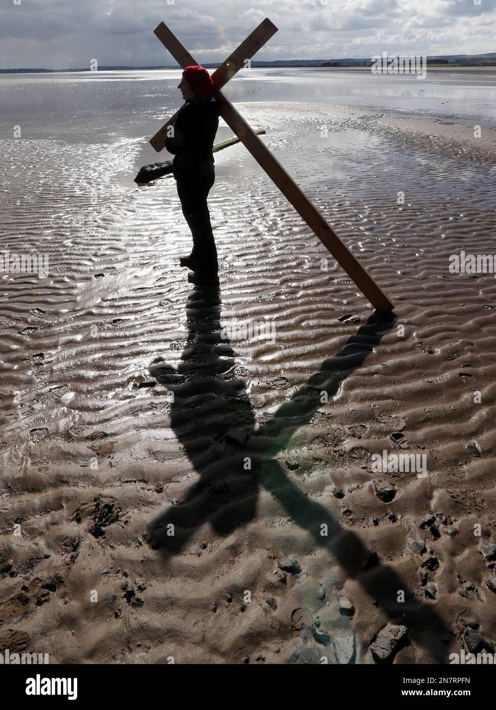 Pilgrims walk with crosses as the Northern Cross pilgrimage makes its ...