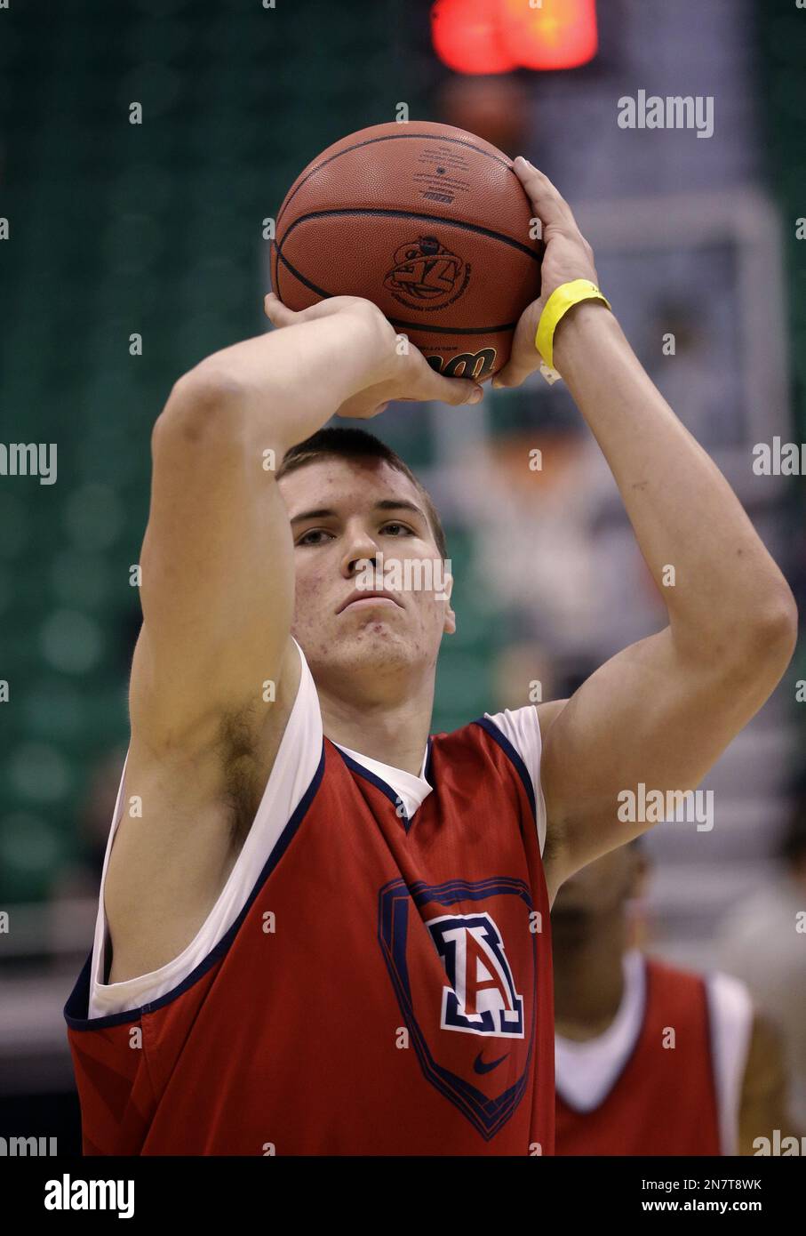 Arizona's Kaleb Tarczewski shoots during practice for a second round ...