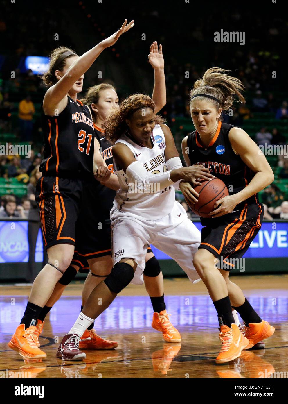Princeton's Alex Wheatley (21) and Lauren Polansky, right, combine to ...
