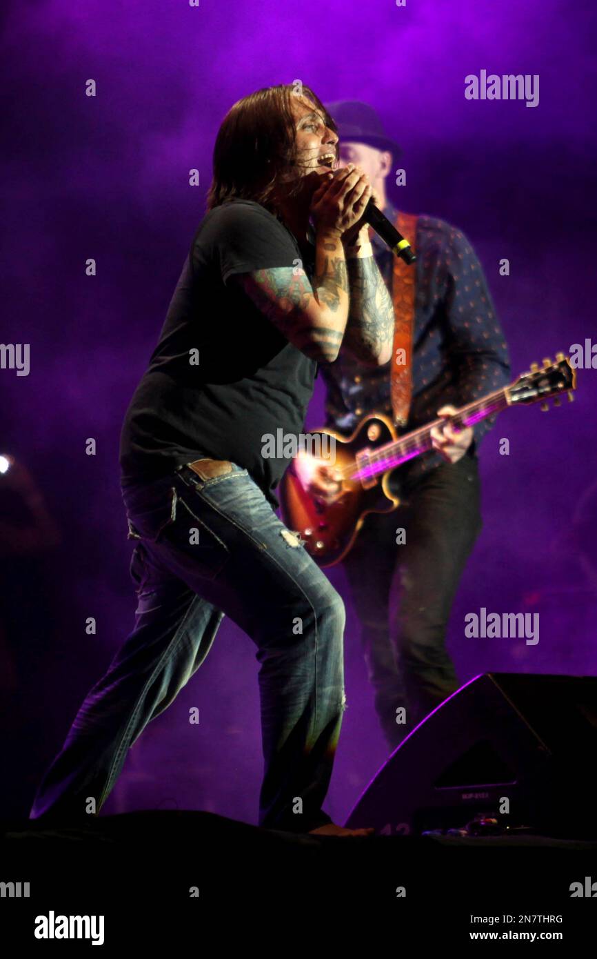 Travis Warren, lead singer for the Los Angeles based band Blind Melon ...