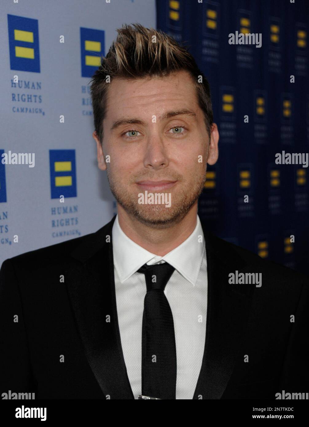 Singer and actor Lance Bass arrives at the Human Rights Campaign dinner ...