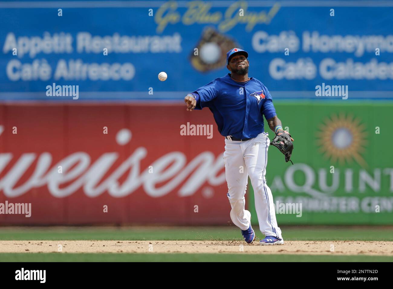Toronto Blue Jays shortstop Jose Reyes (7) fields a ball in a spring ...