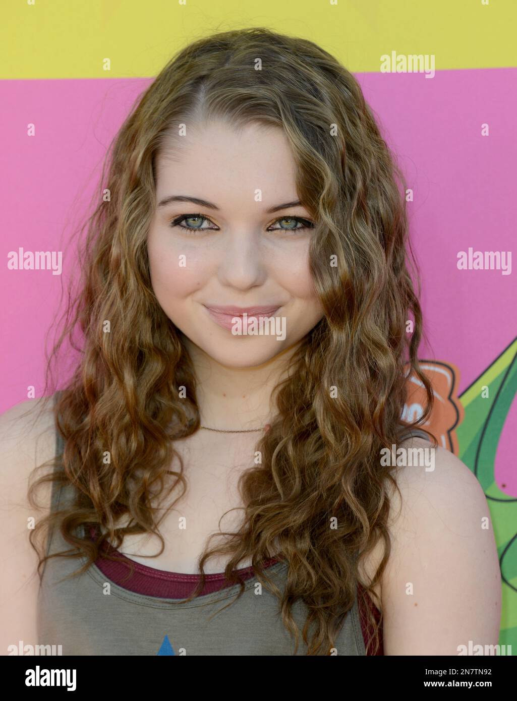 Actress Sammi Hanratty arrives at the 26th annual Nickelodeon's Kids ...