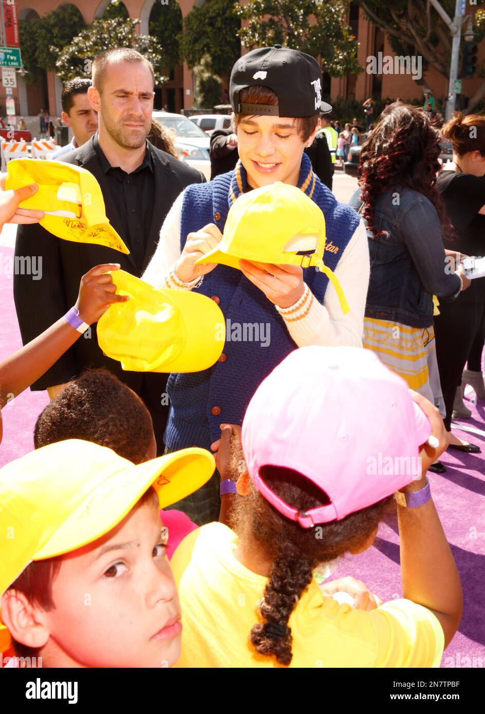Actor Austin Mahone arrives at the 26th annual Nickelodeon's Kids ...