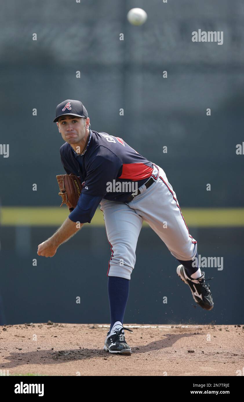 Atlanta Braves starting pitcher Sean Gilmartin (71) delivers in a ...