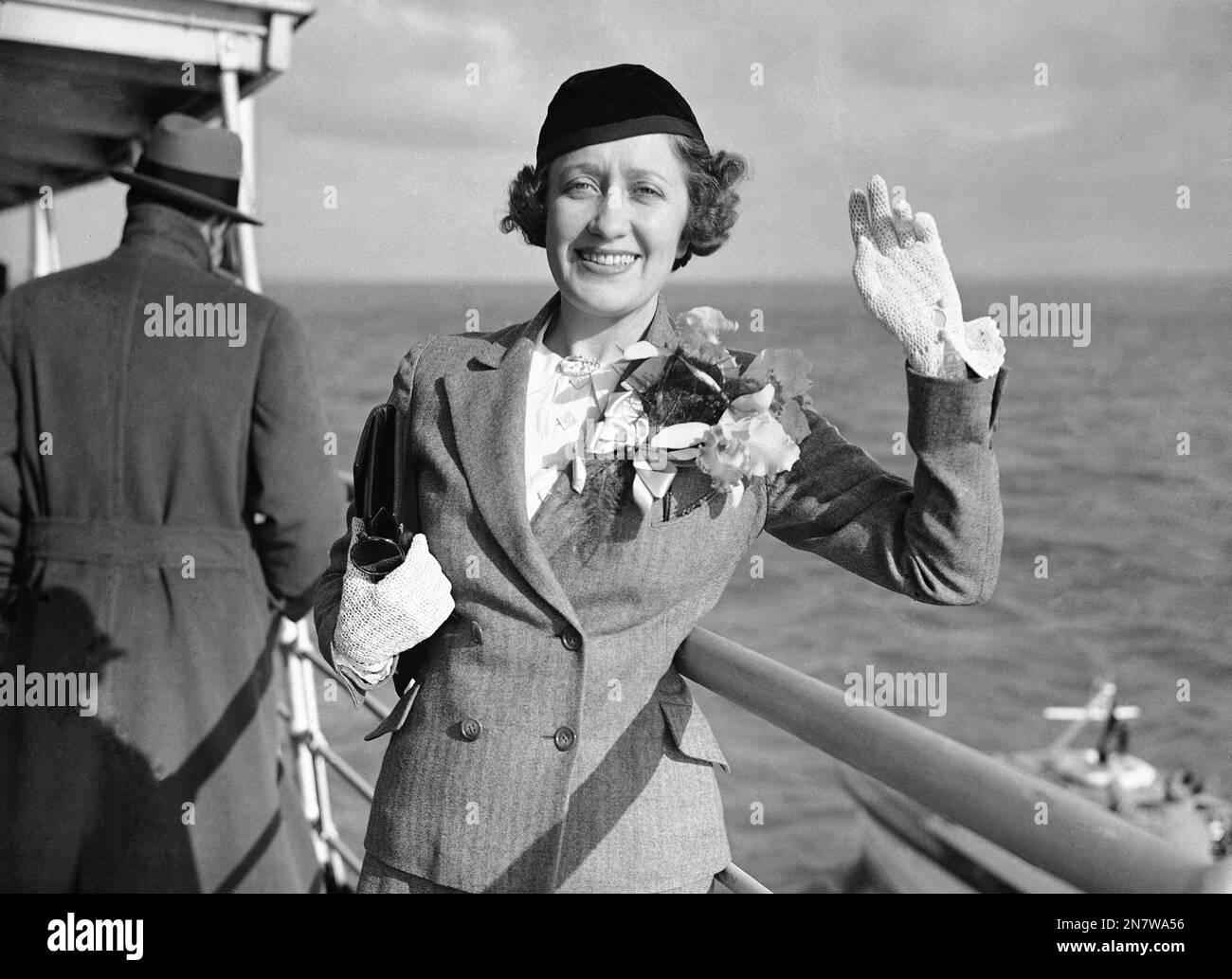 American blues singer Ruth Etting waves to photographers on board the ...