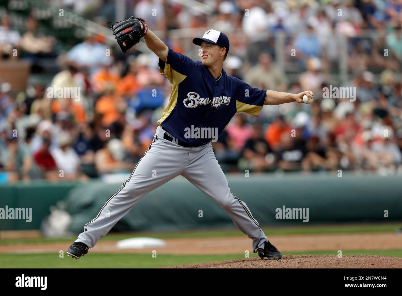 Milwaukee Brewers starting pitcher Chris Narveson throws to the San ...