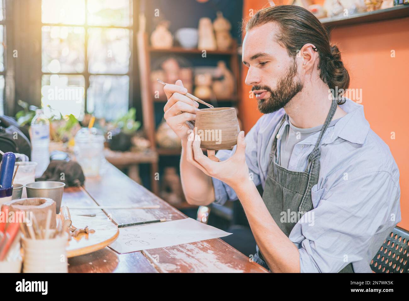 Clay pot maker hi-res stock photography and images - Alamy