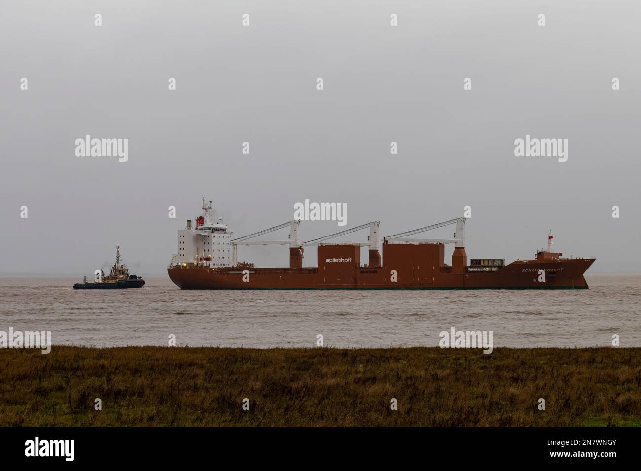 Container vessel heading for port Stock Photo - Alamy