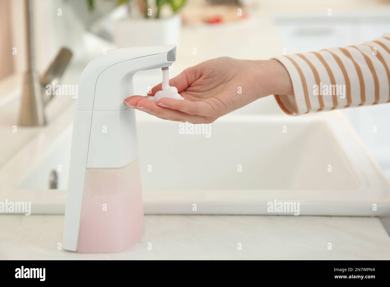 Smart kitchen dispenser hi-res stock photography and images - Alamy