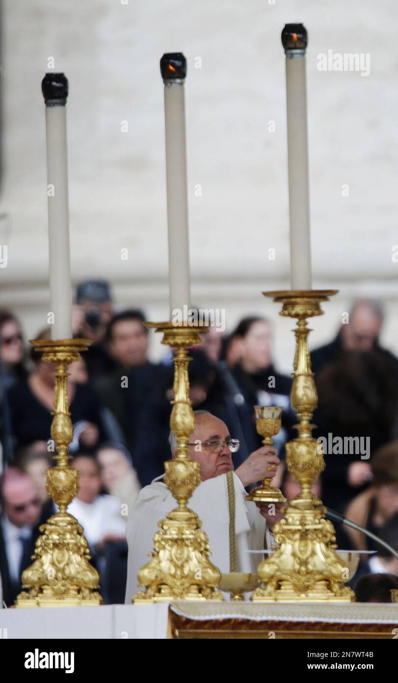 Pope Francis celebrates Mass during his inauguration in St. Peter's ...