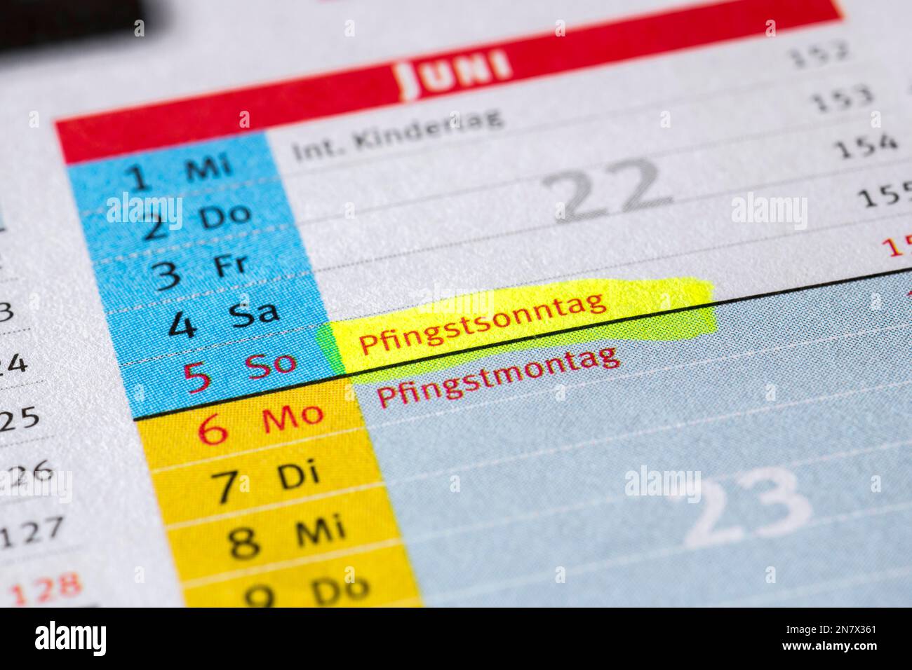 Monday calendar hi-res stock photography and images - Alamy