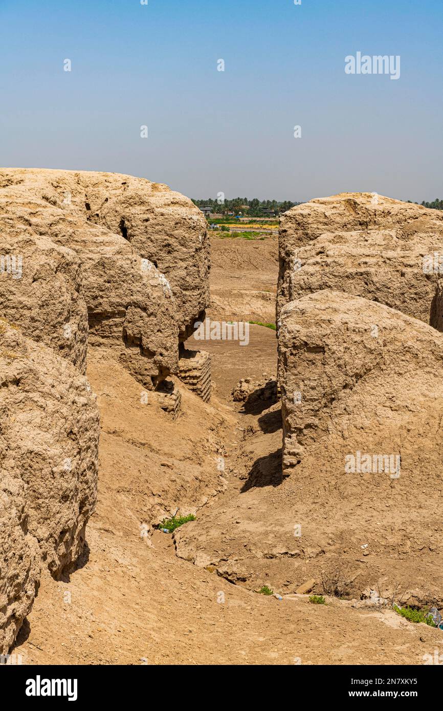The ruins of sumerian town of Kish, Iraq Stock Photo - Alamy