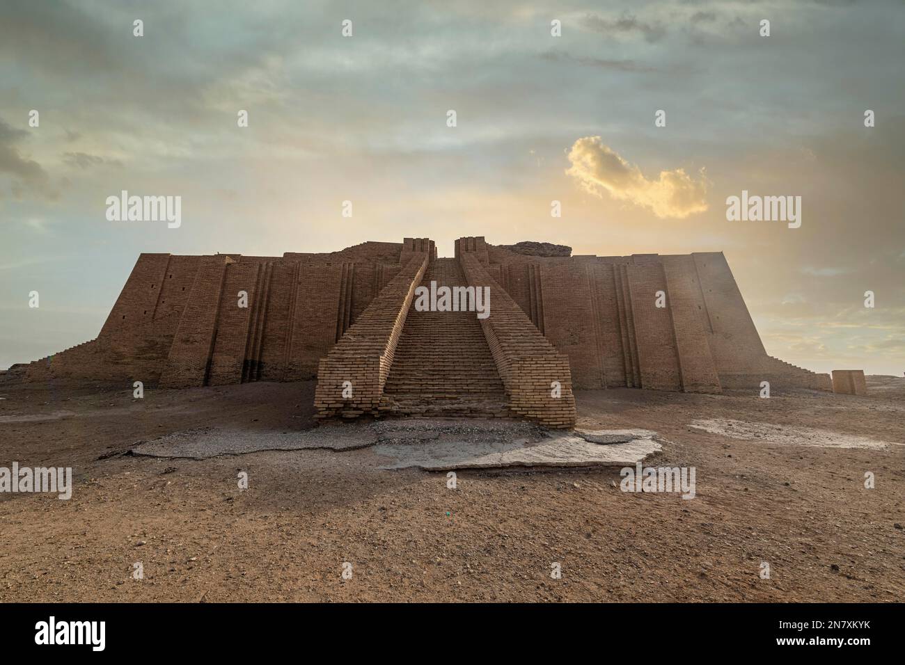 Ziggurat of ur – iraq hi-res stock photography and images - Alamy