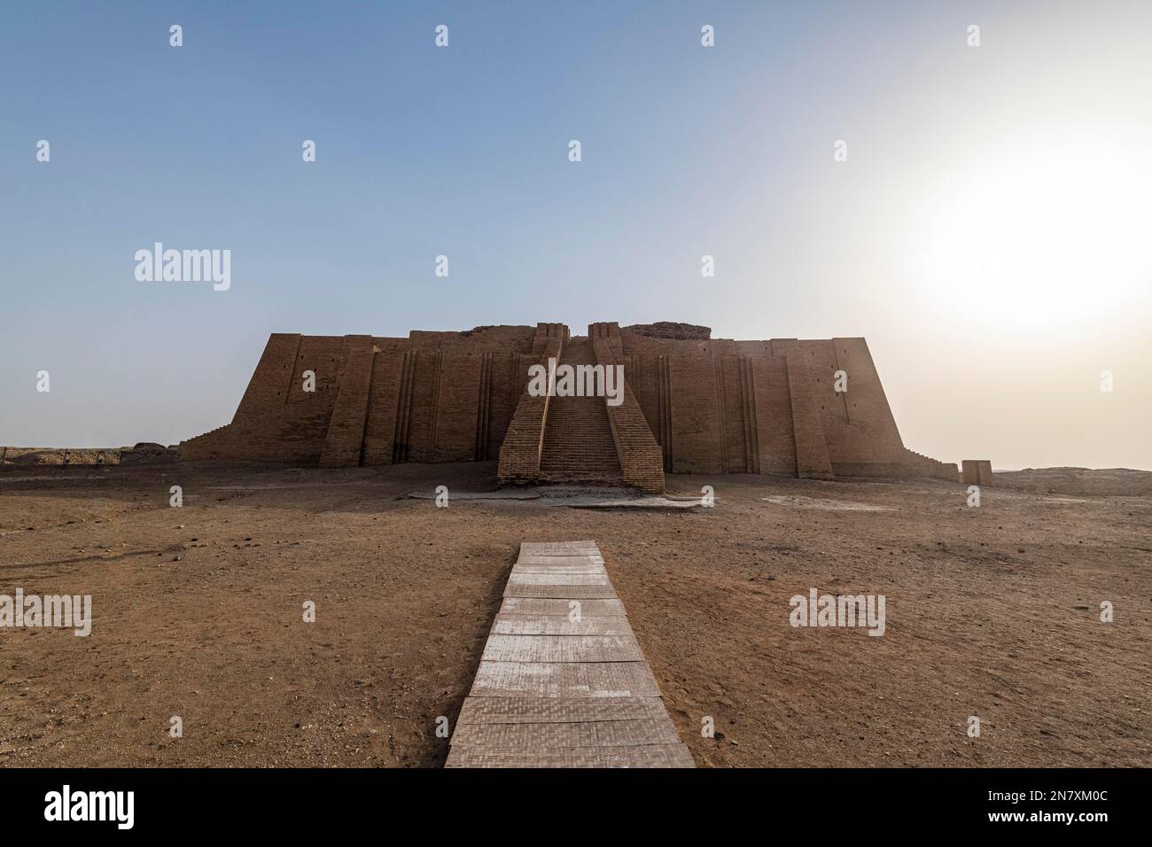 Ur iraq archeological site hi-res stock photography and images - Alamy