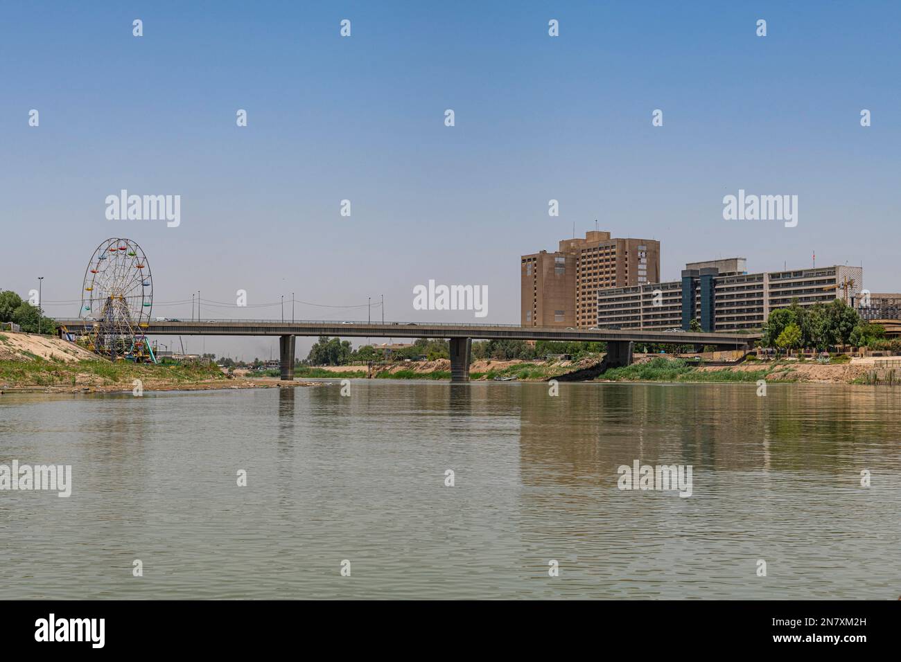 Ferris wheel along the Tigris river, Baghdad, Iraq Stock Photo - Alamy