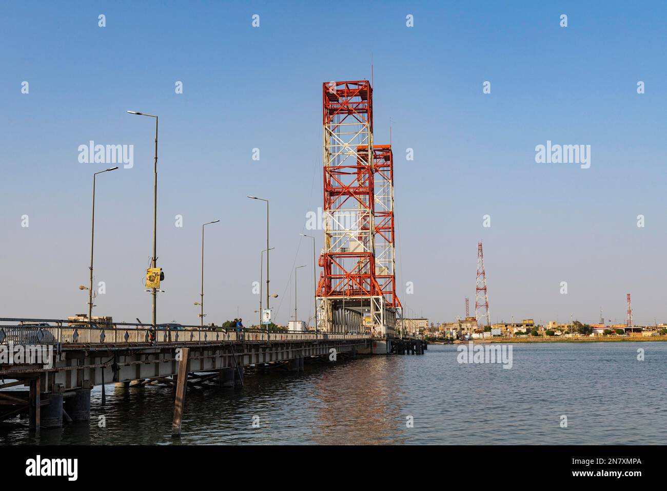 Bridge spanning over the Arvand Rood, Shatt Al-Arab, Basra, Iraq Stock ...