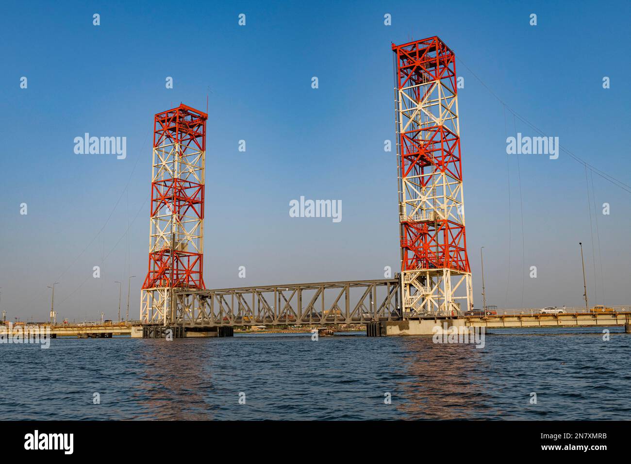 Bridge spanning over the Arvand Rood, Shatt Al-Arab, Basra, Iraq Stock ...