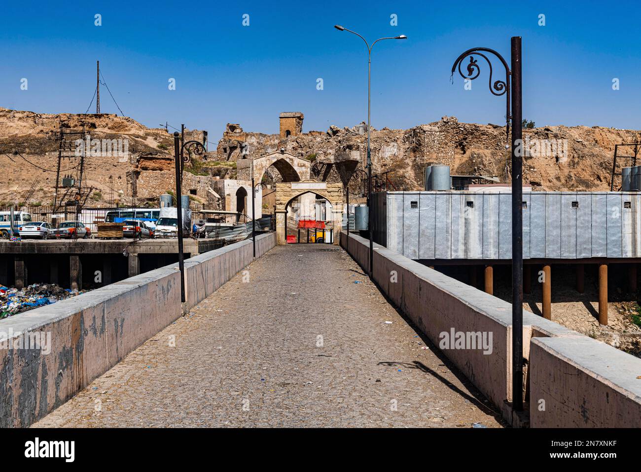 Bridge below Kirkuk citadel, Kirkuk, Iraq Stock Photo - Alamy