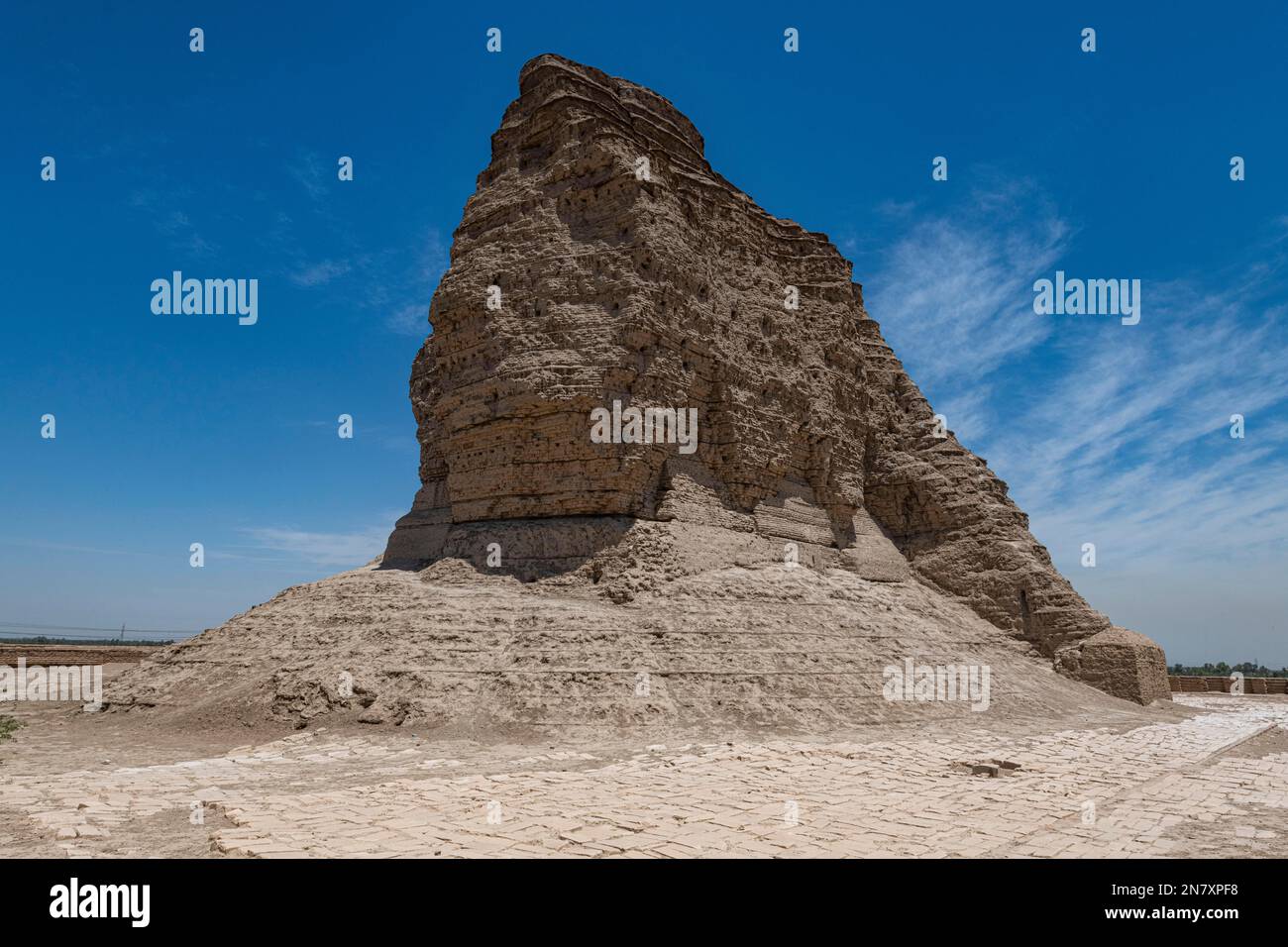 Ziggurat of Dur-Kurigalzu, Iraq Stock Photo - Alamy