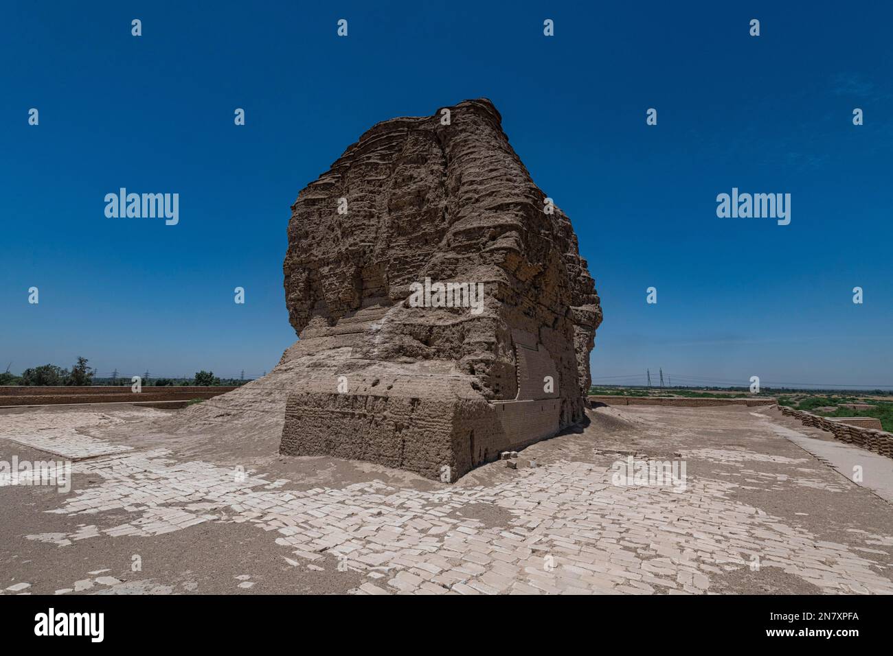 Ziggurat of Dur-Kurigalzu, Iraq Stock Photo - Alamy