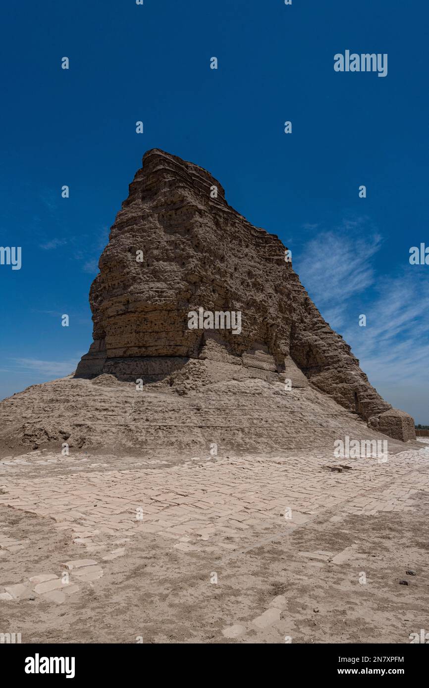 Ziggurat of Dur-Kurigalzu, Iraq Stock Photo - Alamy
