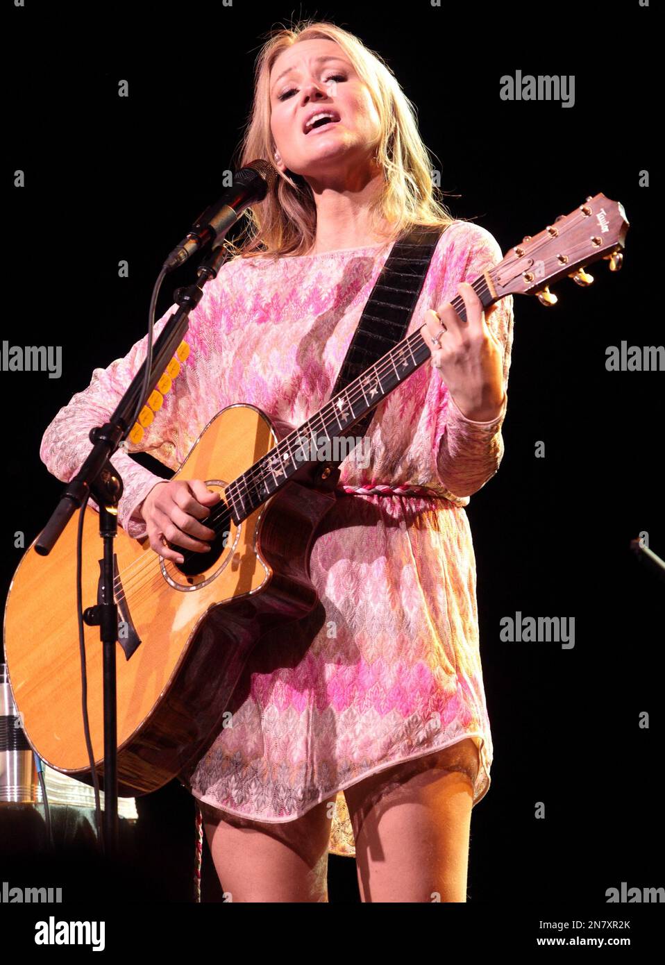 Singer-songwriter Jewel performs on her Greatest Hits Tour at the ...