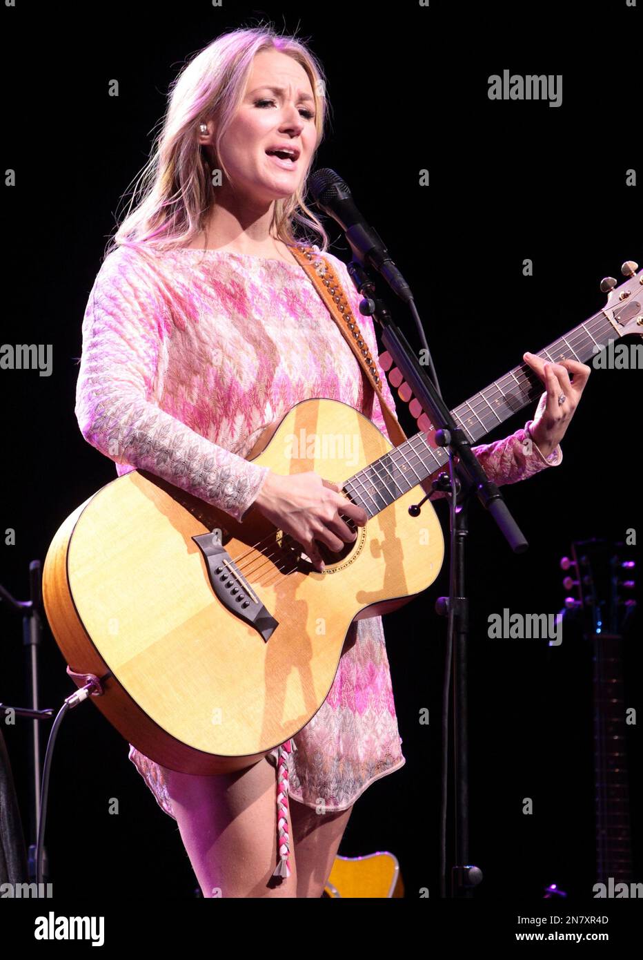 Singer-songwriter Jewel performs on her Greatest Hits Tour at the ...