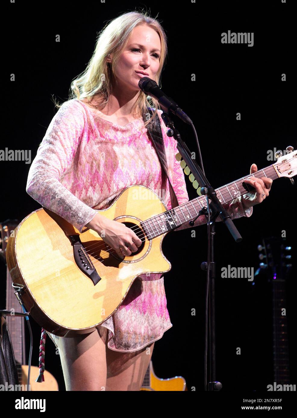 Singer-songwriter Jewel performs on her Greatest Hits Tour at the ...