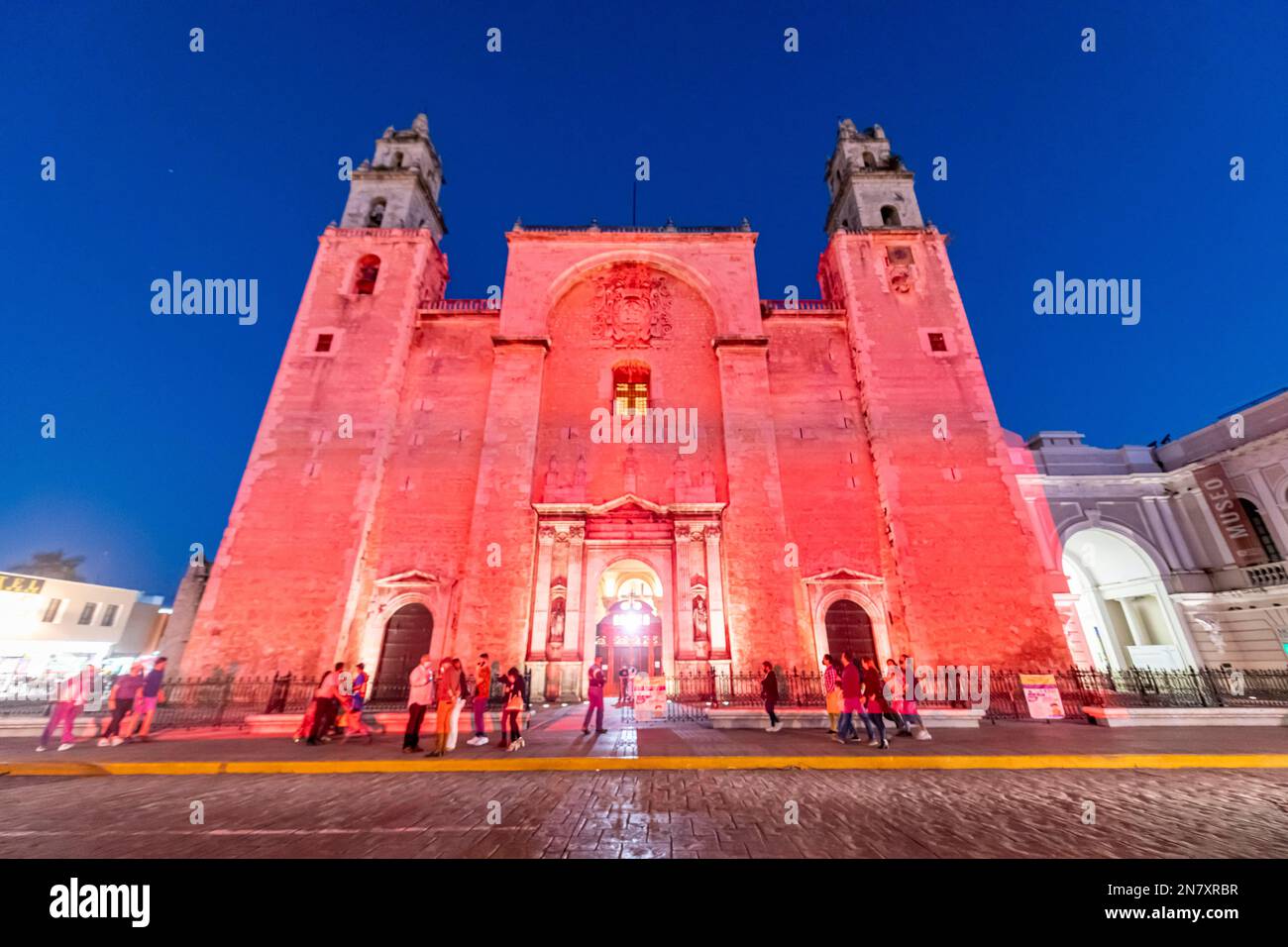 Merida mexico night hi-res stock photography and images - Alamy