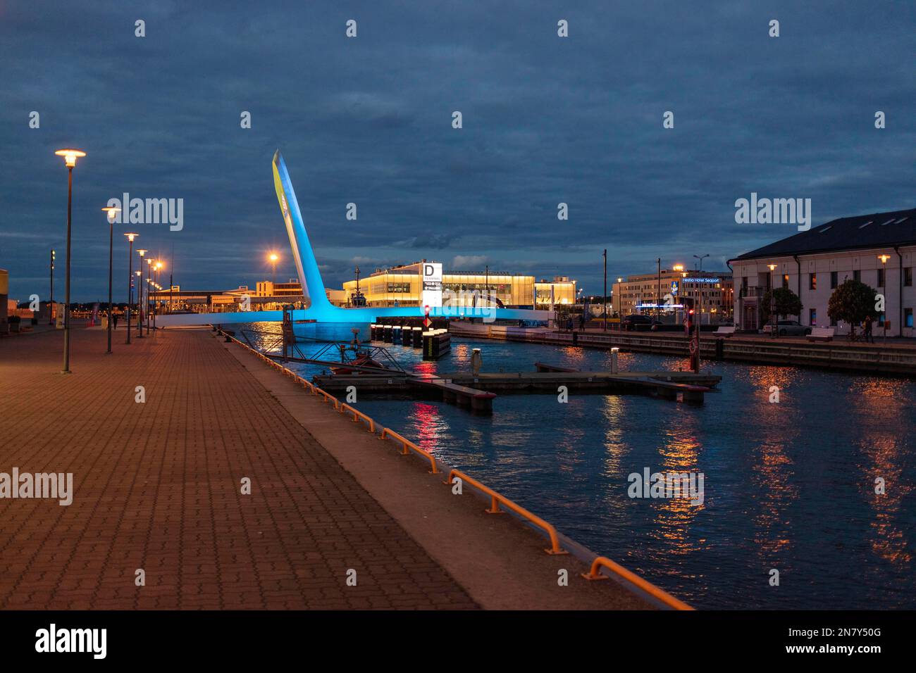New movable pedestrian bridge over the Admiral Basin, connecting ferry ...