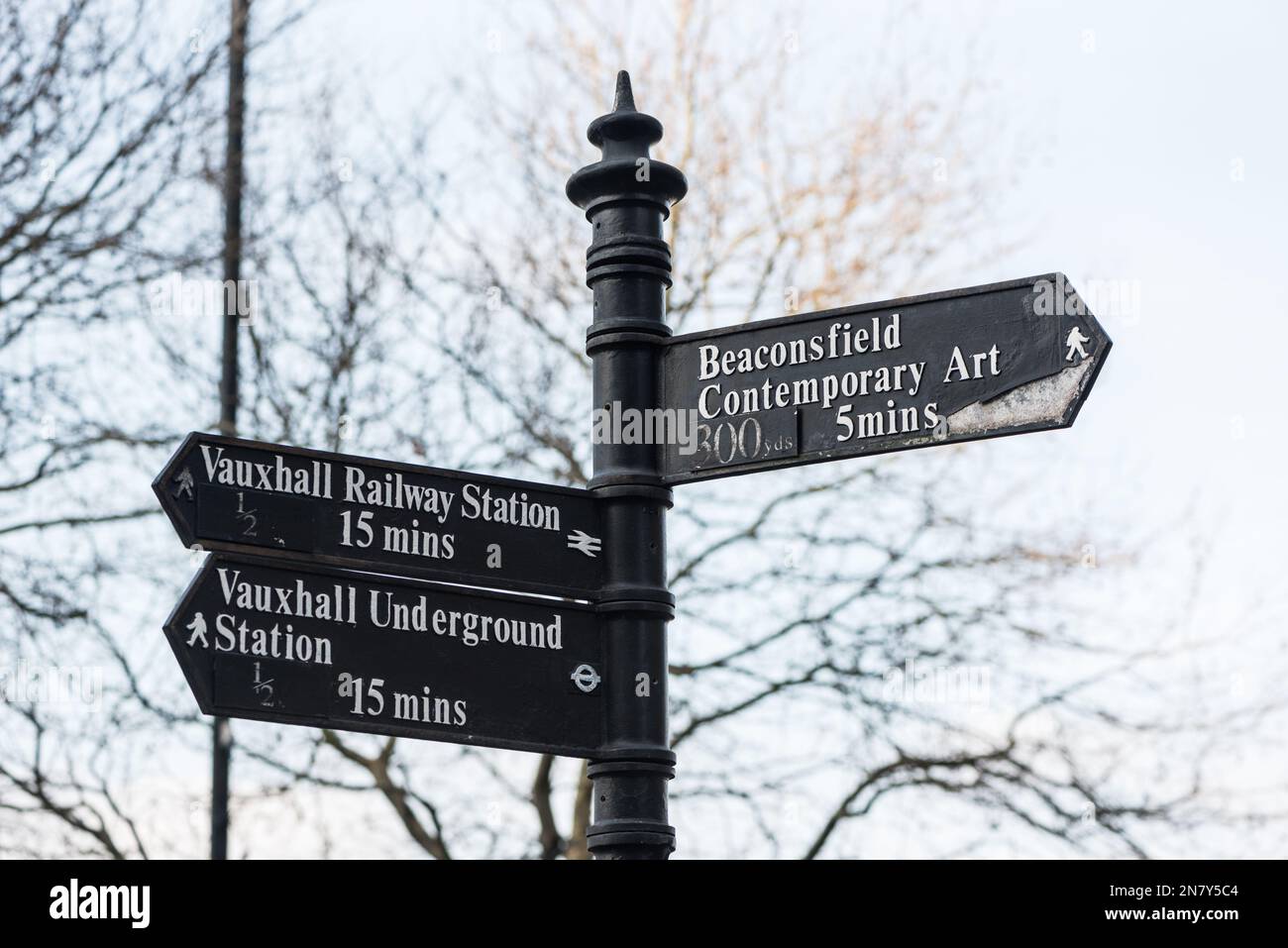 Lambeth sign hi-res stock photography and images - Alamy