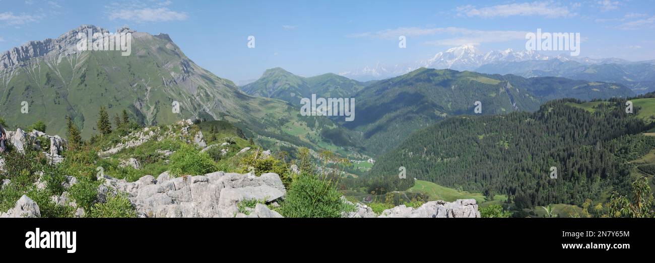 Croix des Frettes et Croix de Fer trail, aravis mountain, french alps ...