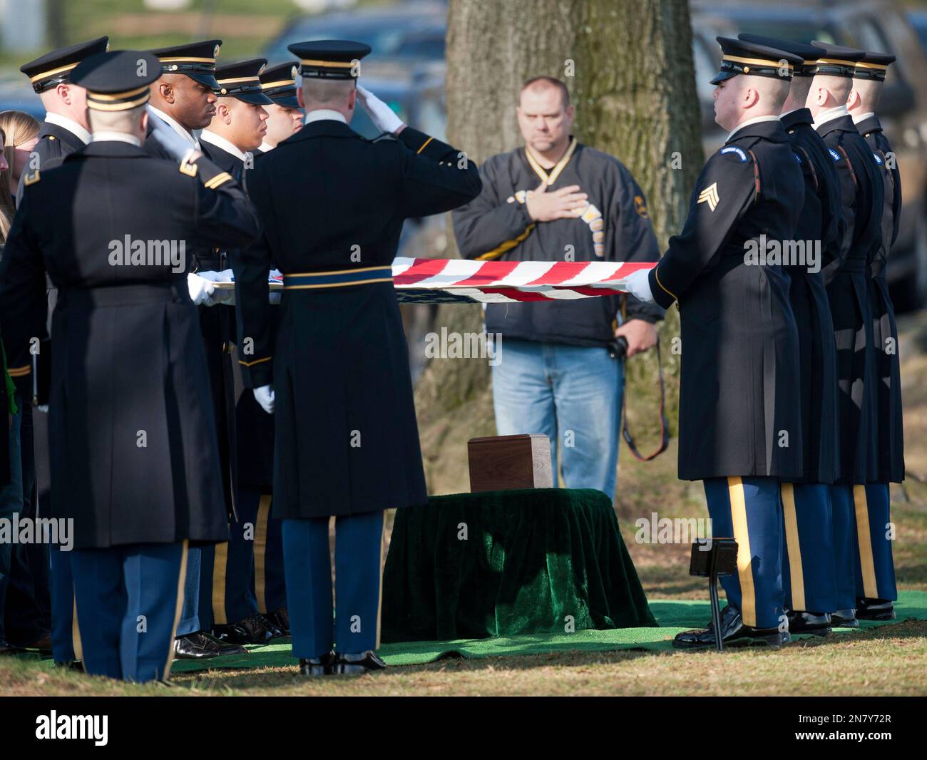 An Army honor guard, from the 3rd Infantry Regiment "The Old Guard ...