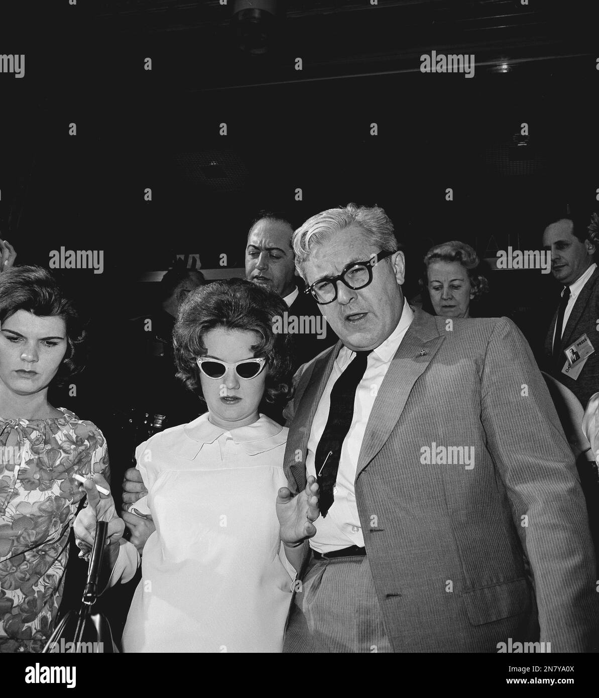 Karen Lyn Bennett, 19, leaves courtroom after being a witness in Jack ...