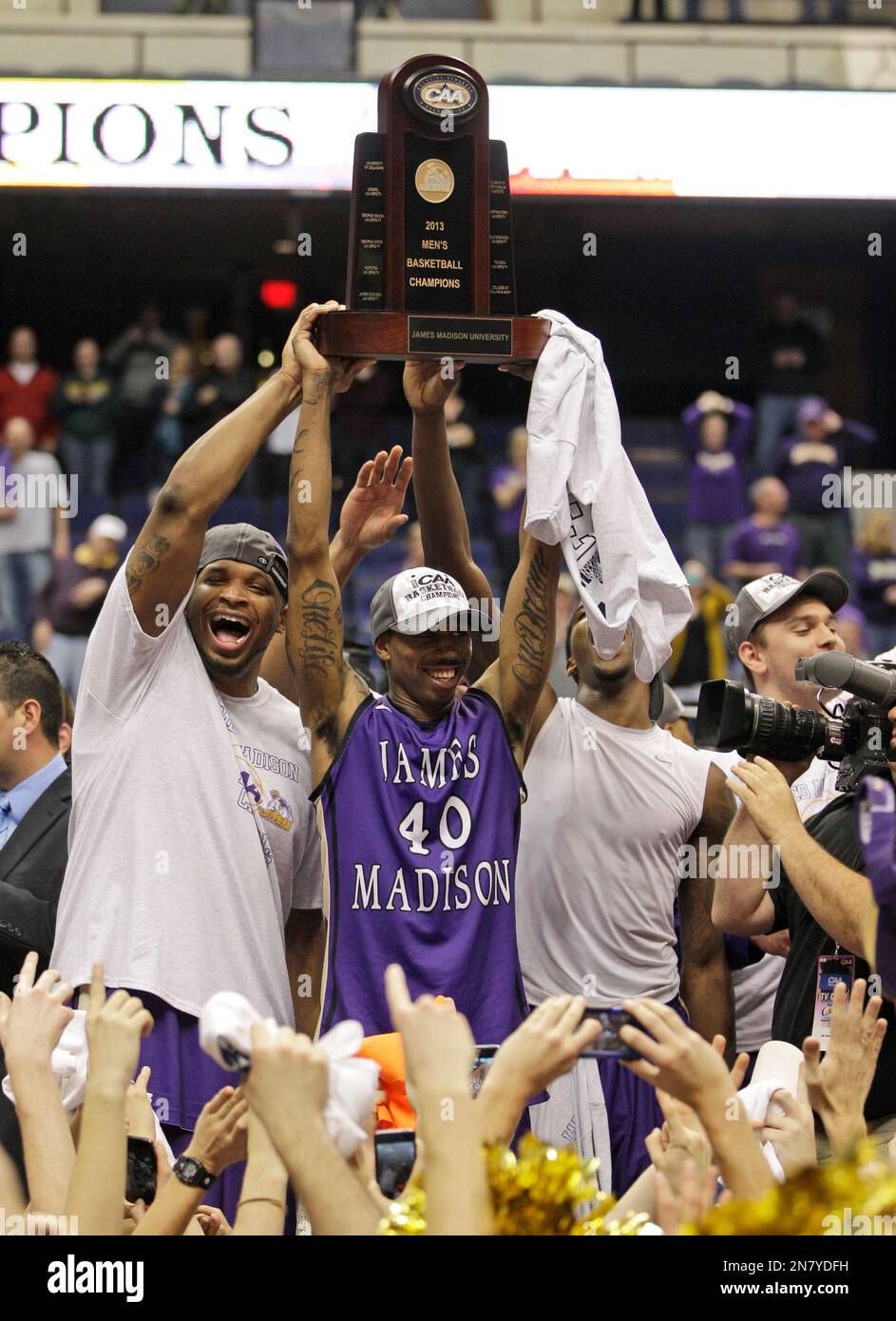 James Madison Forward Rayshawn Goins Left And Devon Moore 40
