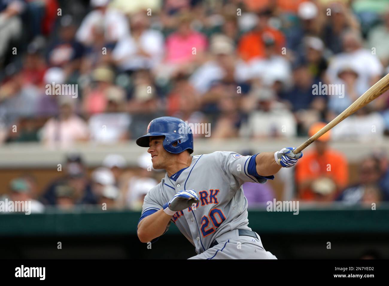 New York Mets' Anthony Recker (20) bats during an exhibition spring ...