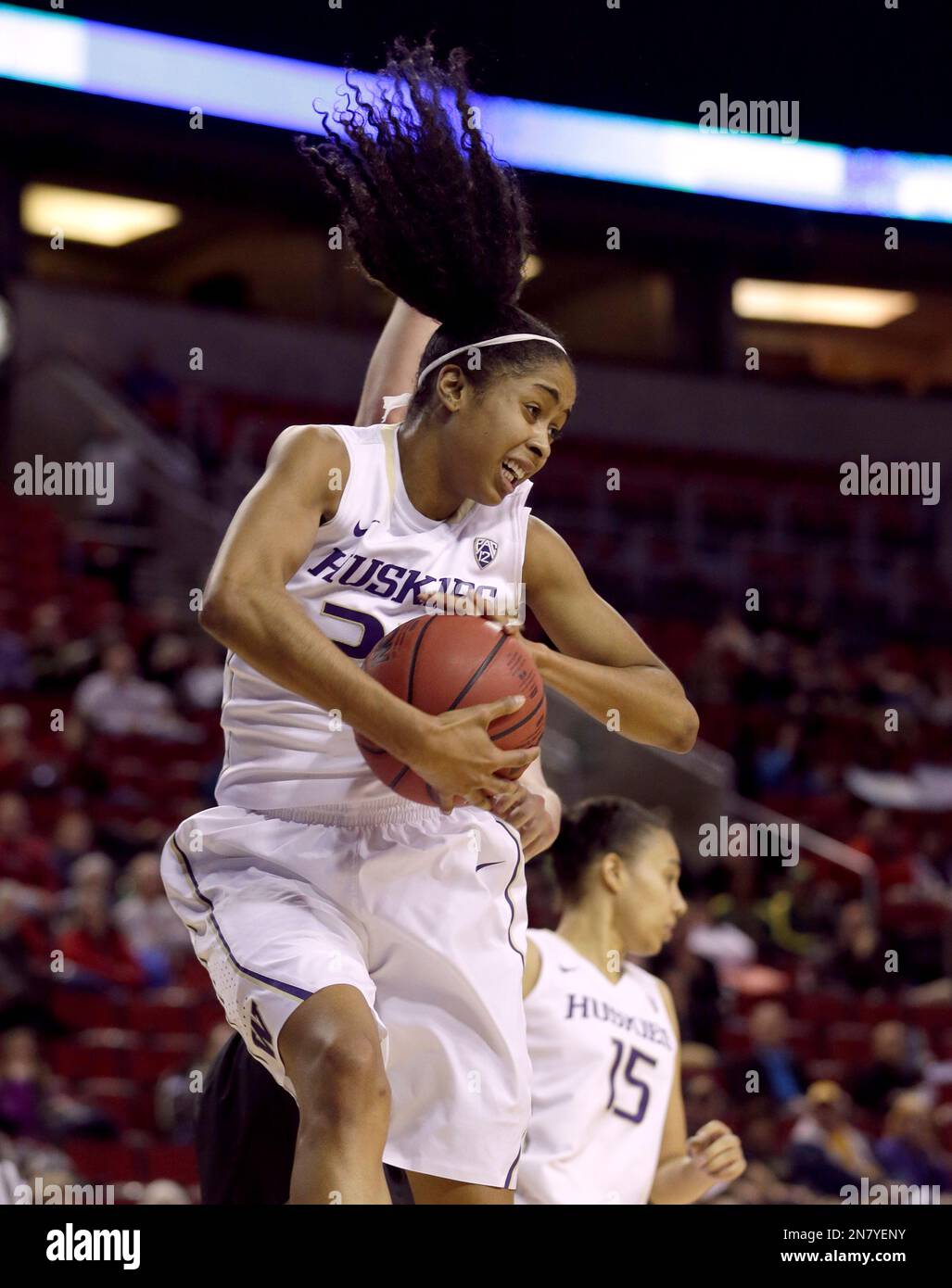 Washington's Aminah Williams in action against Oregon in an NCAA ...