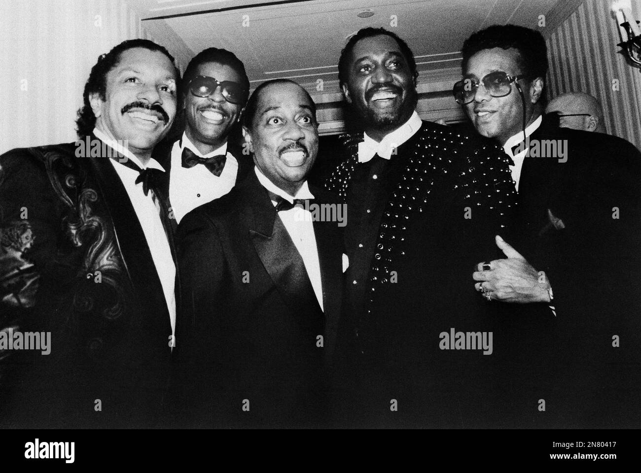 The Temptations pose for photographers as they enter New York's Waldorf ...