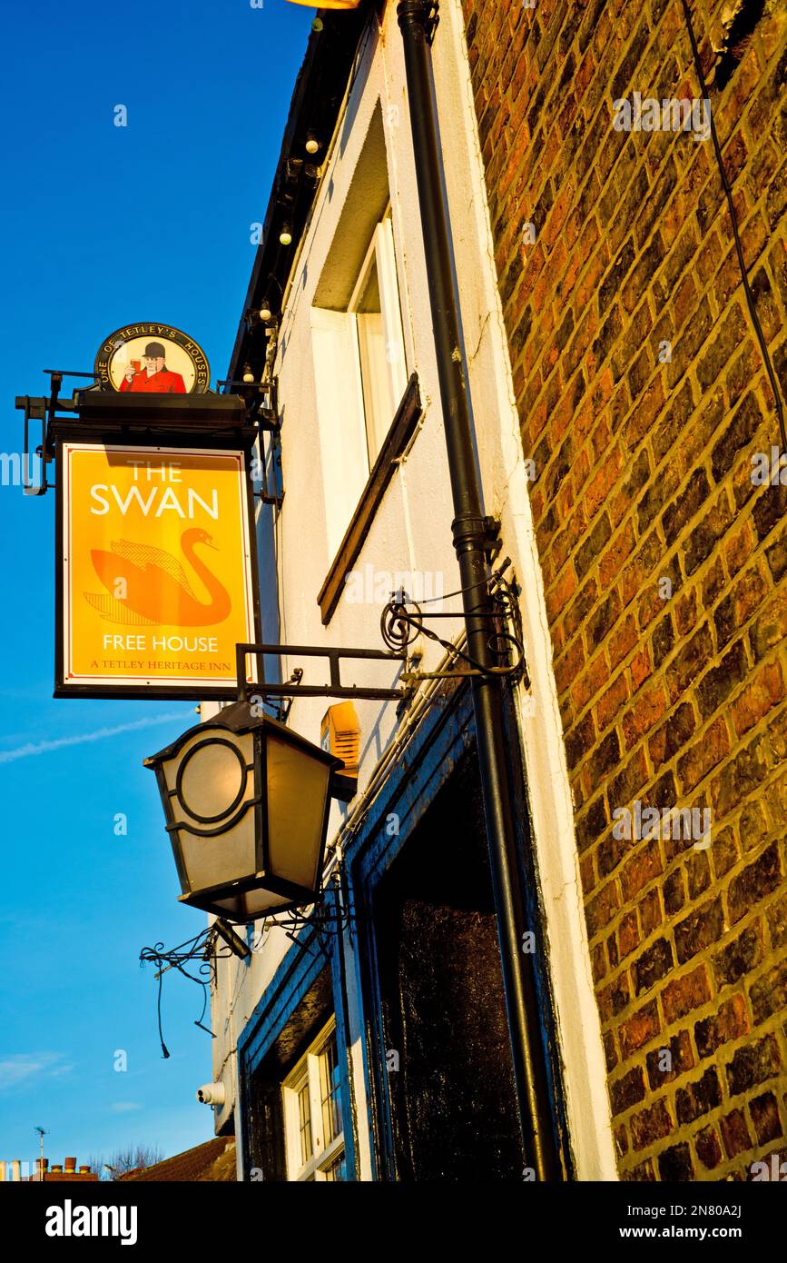 The Swan Pub, Bishopsgate Street, York, Yorkshire, England Stock Photo ...
