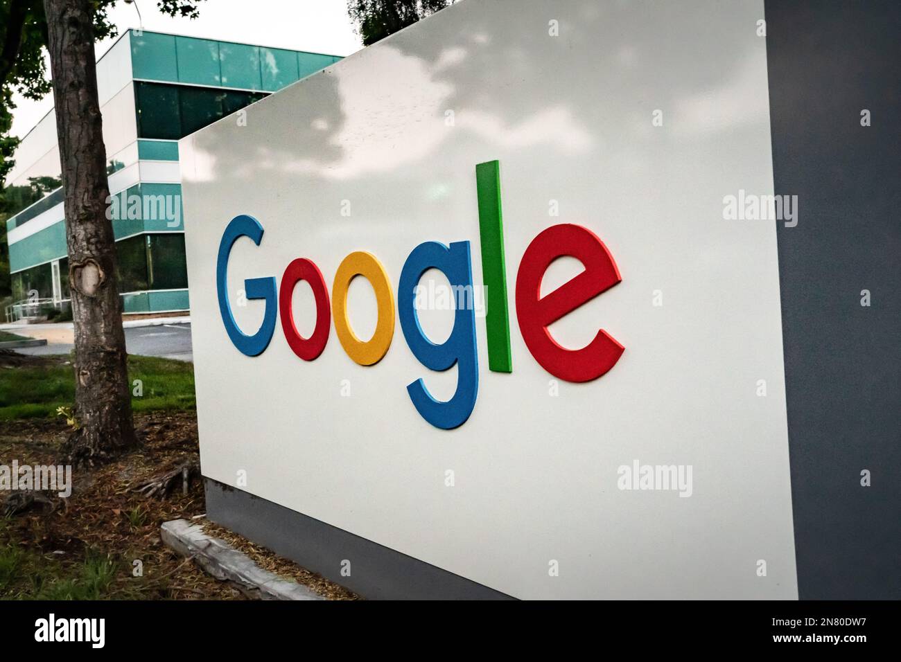 Google, USA, 15 July 2020 Google Campus Building and Grounds. Paul ...