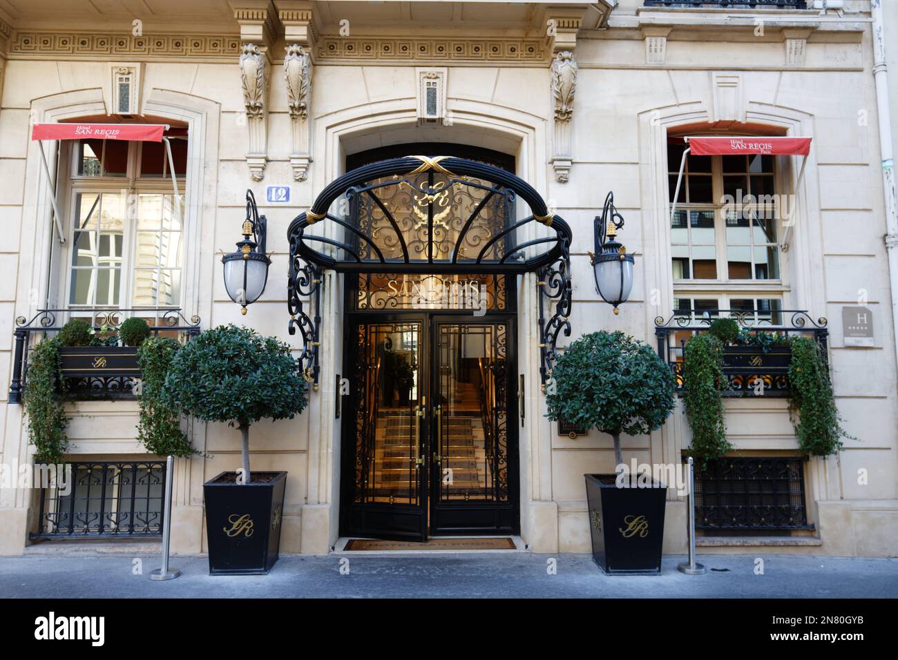 Hotel san regis paris hi-res stock photography and images - Alamy