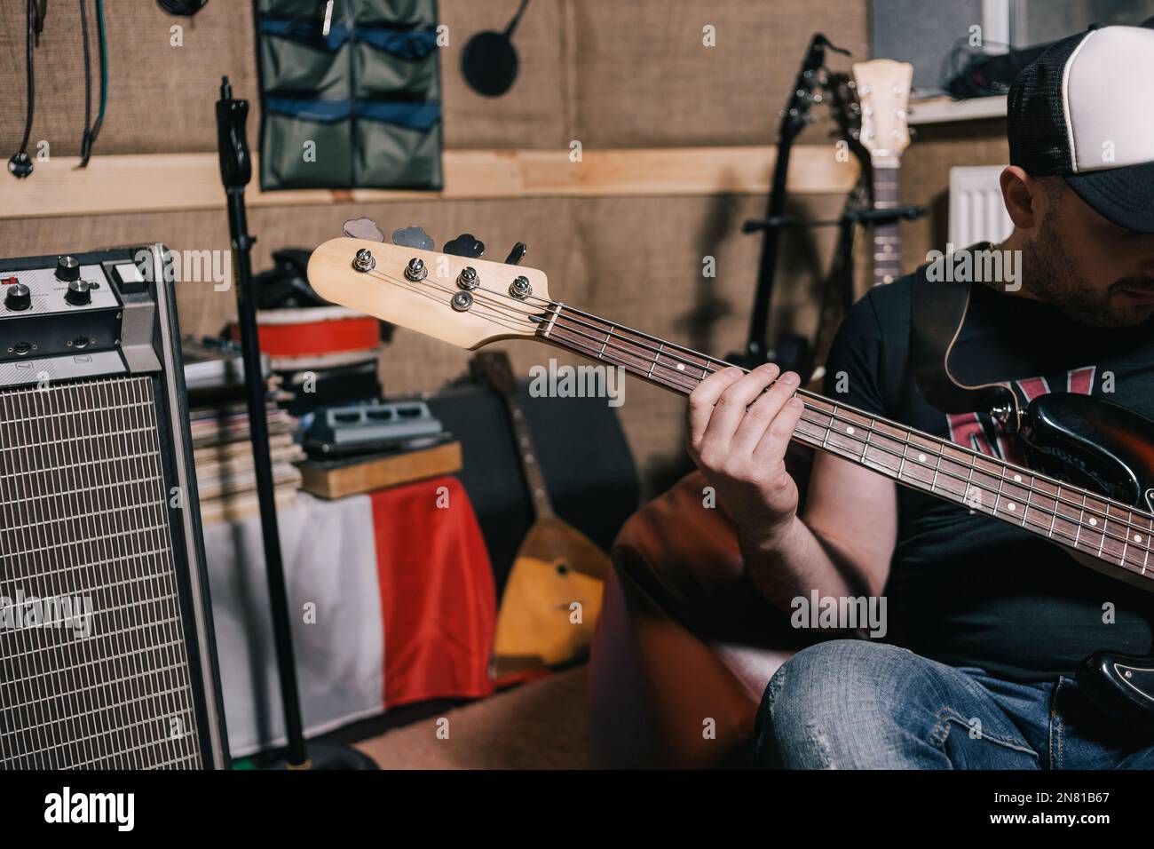 Bass guitar riff hi-res stock photography and images - Alamy