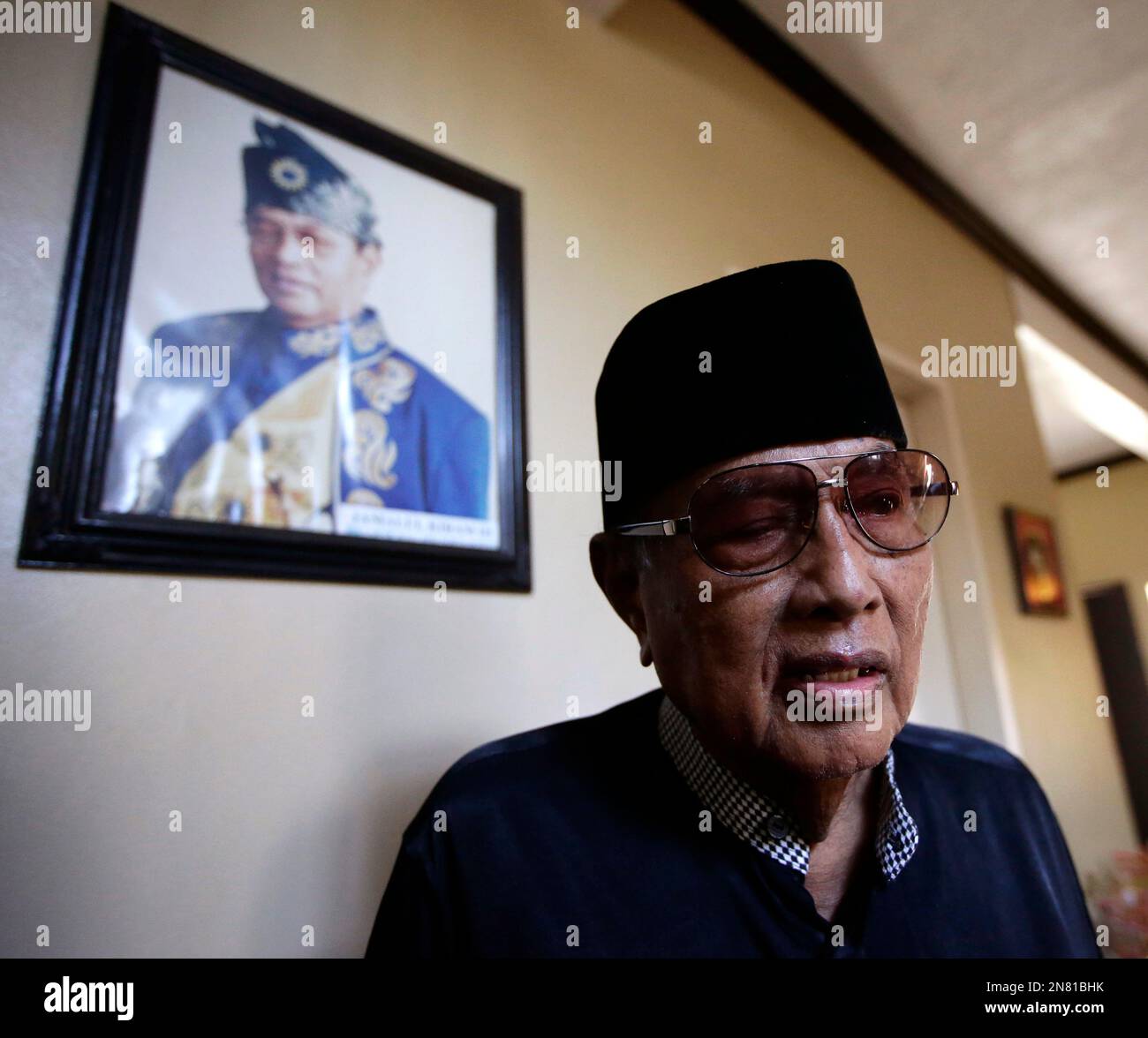 Sulu Sultan Jamalul Kiram III, whose brother Rajamuda Kiram, along with ...