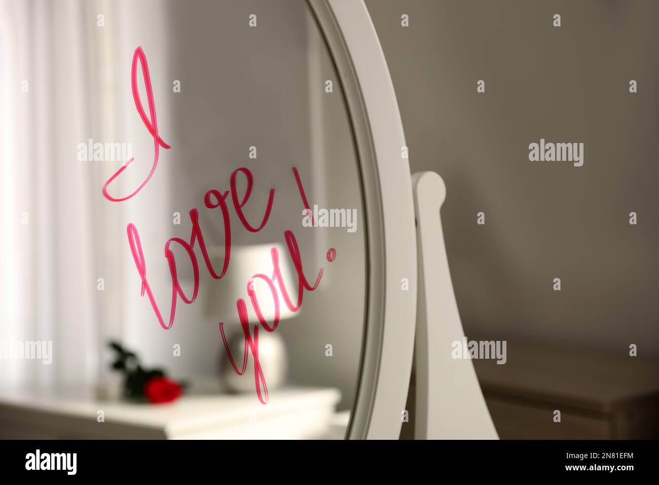 Words mirror hi-res stock photography and images - Alamy