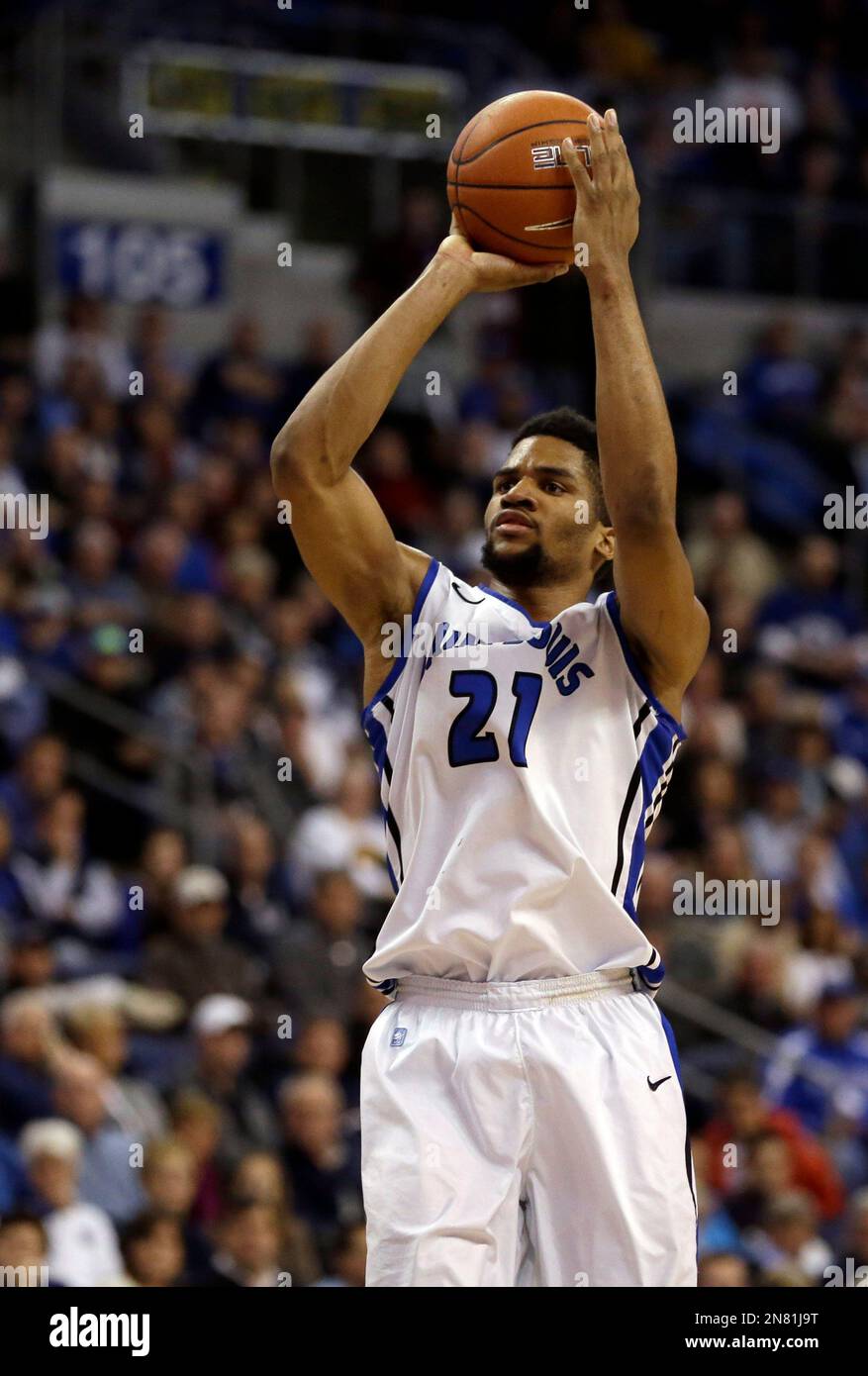 Saint Louis forward Dwayne Evans shoots during the first half of an ...