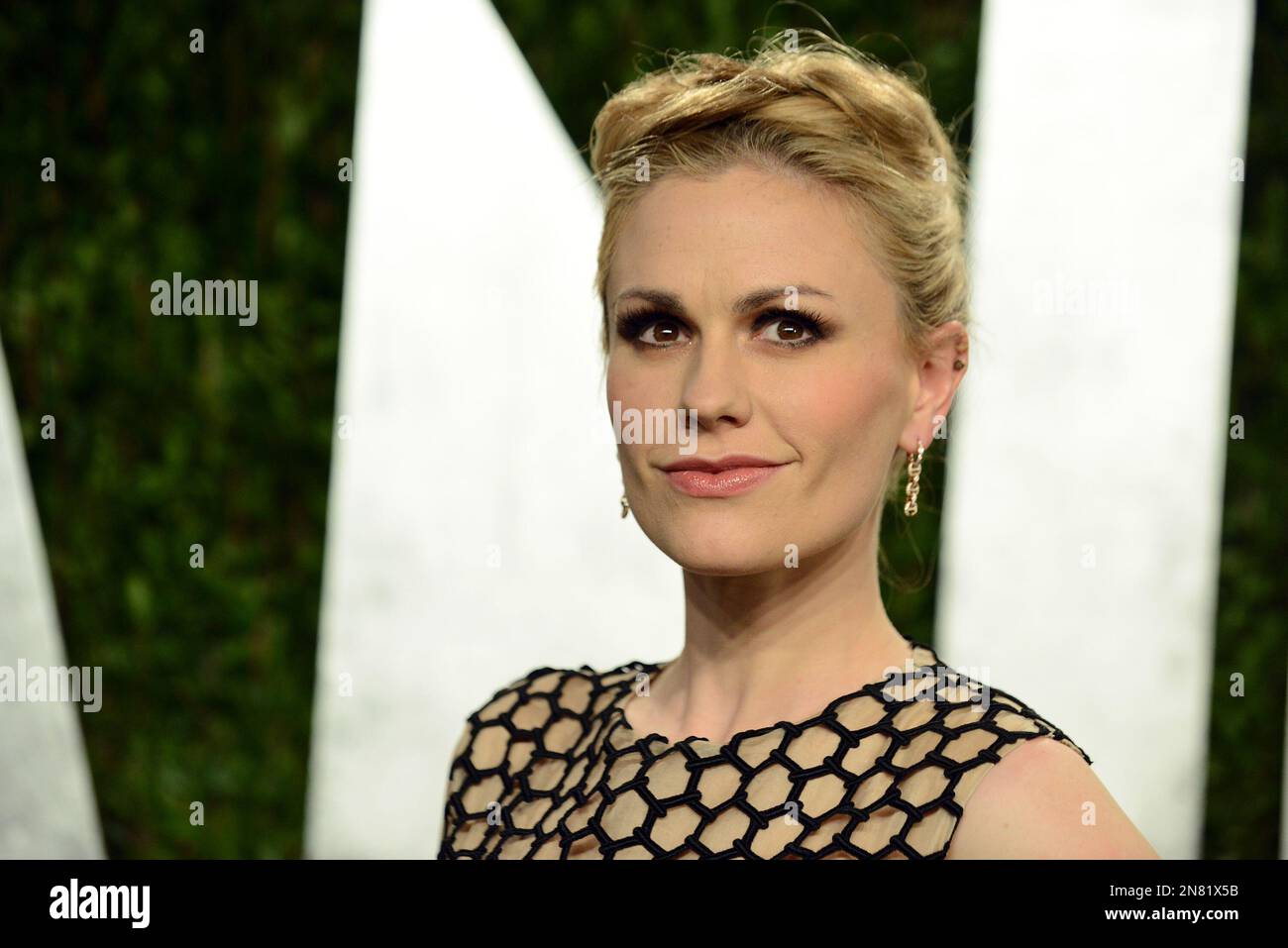 Actress Anna Paquin arrives at the 2013 Vanity Fair Oscars Viewing and ...