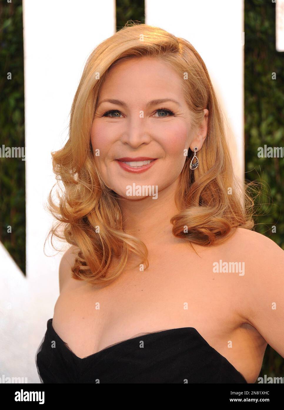 Actress Jennifer Westfeldt arrives at the 2013 Vanity Fair Oscars ...